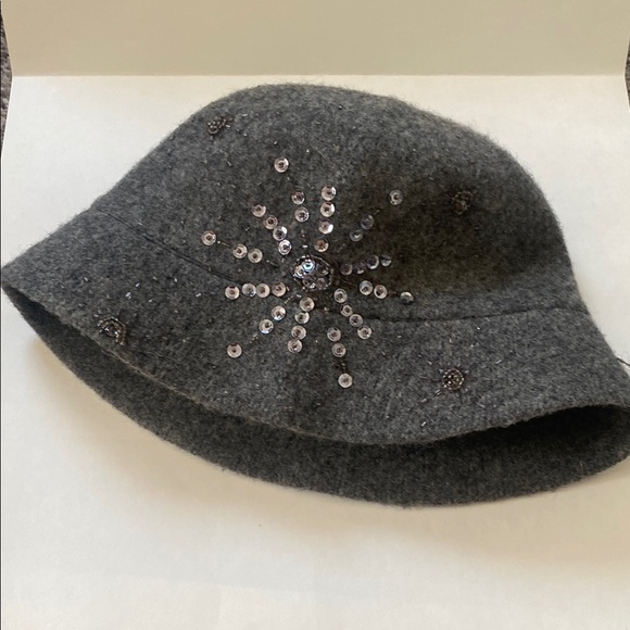 croft & barrow | Accessories | Croft Barrow Gray Embellished Womens Hat ...